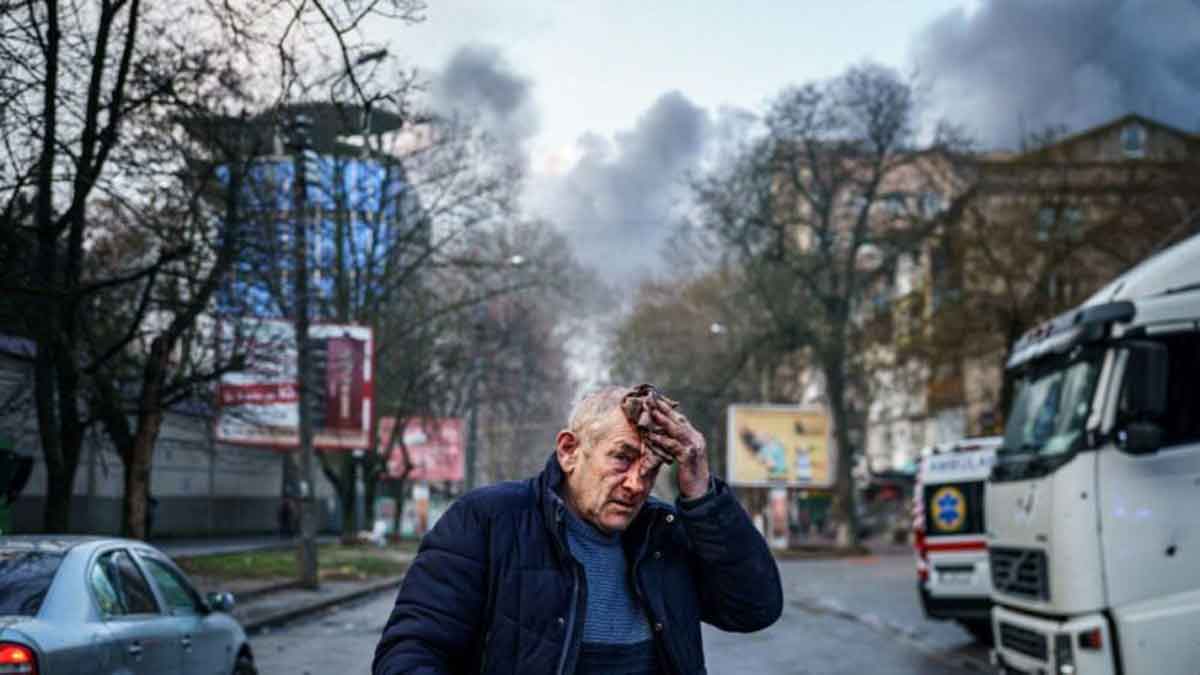 Militer Rusia Bombardir Kherson pada Malam Natal, Jalanan Dipenuhi ... Militer Rusia Bombardir Kherson pada Malam Natal, Jalanan Dipenuhi ...